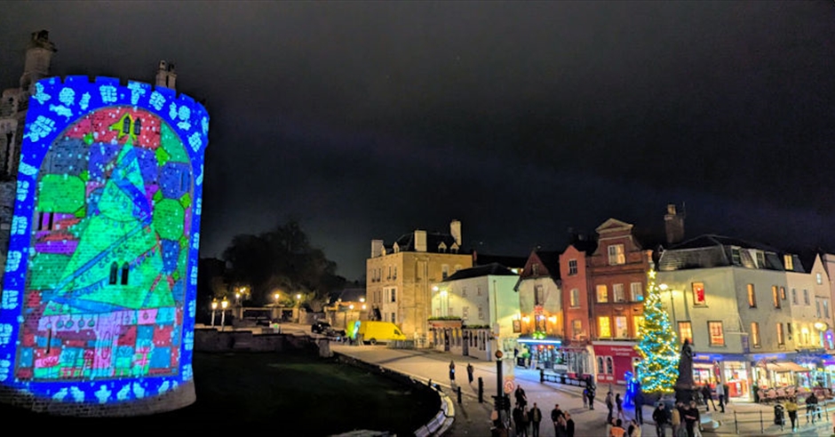 Windsor Castle Salisbury Tower Christmas Illuminations - Visit Windsor