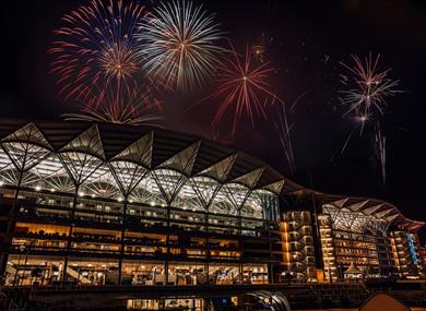 Fireworks Spectacular Family Raceday at Ascot Racecourse - Visit Windsor