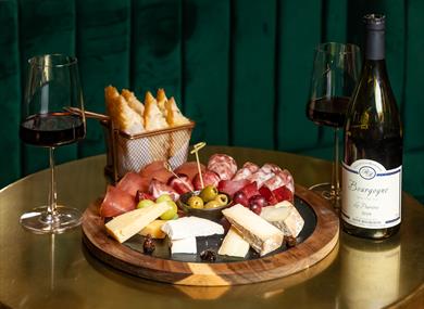 The Cobbles - Visit Windsor